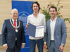 Home [econometrics.uni-hohenheim.de]